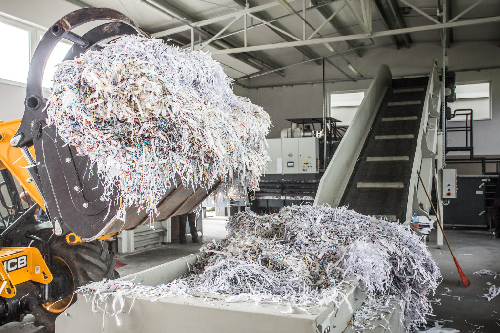 Channel baling pressgoes to Poland - recovery