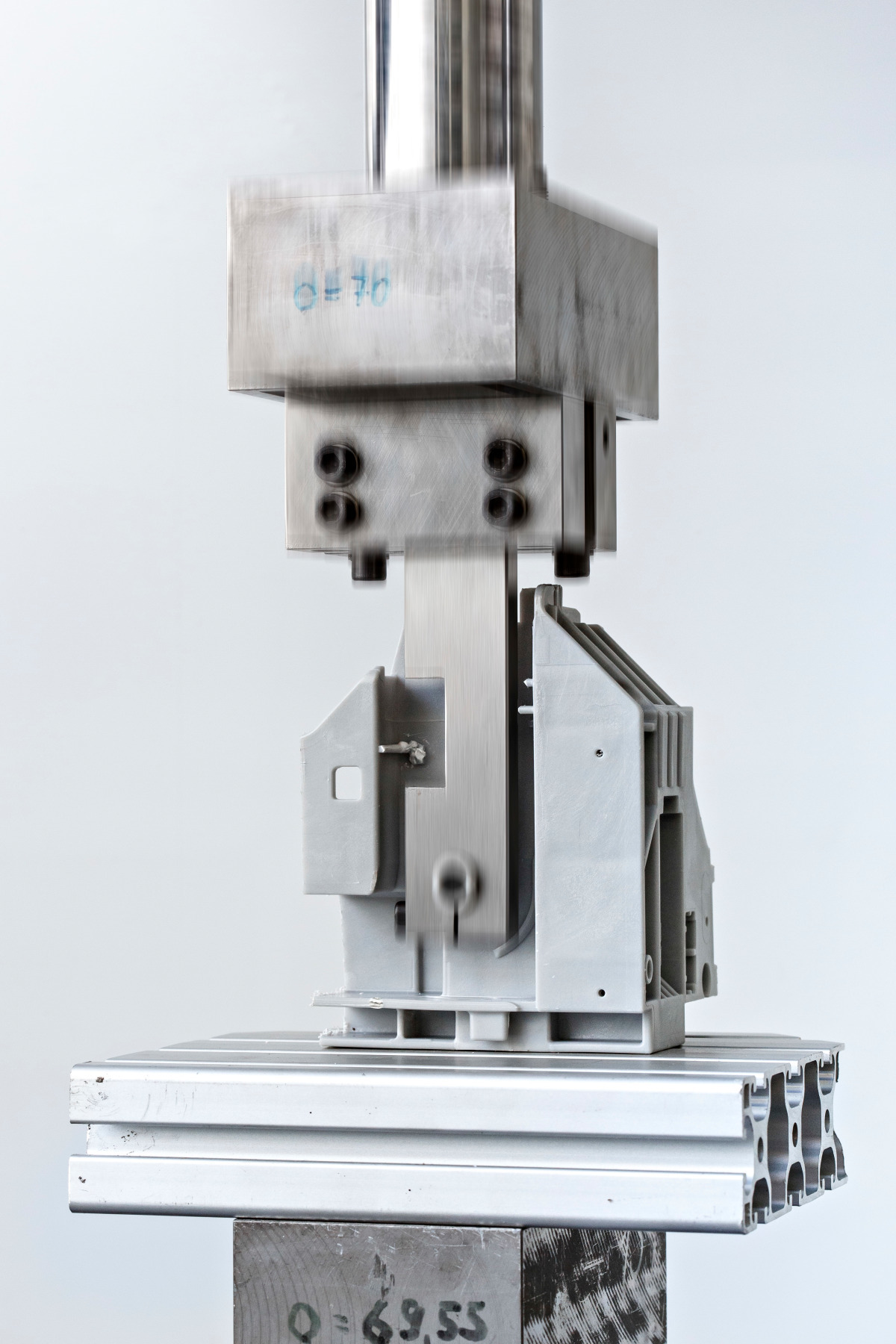 Fraunhofer Institute for Structural Durability and System Reliability ...