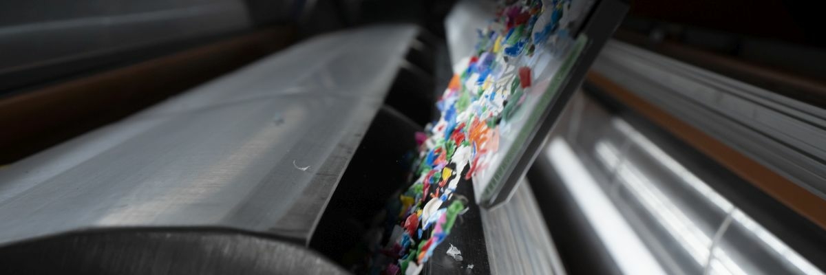 TOMRA presents the New INNOSORT™ FLAKE - recovery Magazine – Recycling ...