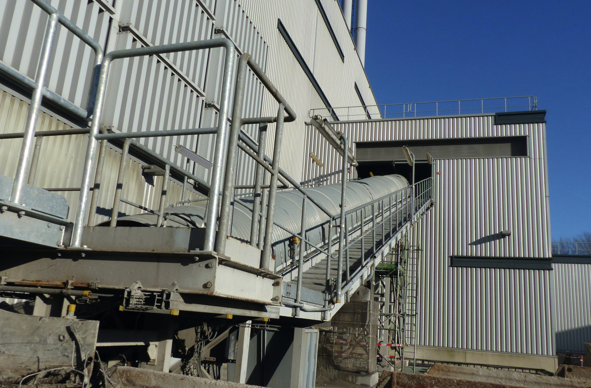 JOEST installs 31 m long vibrating conveyor trough for incineration ...