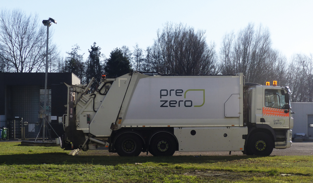 JOEST installs 31 m long vibrating conveyor trough for incineration ...