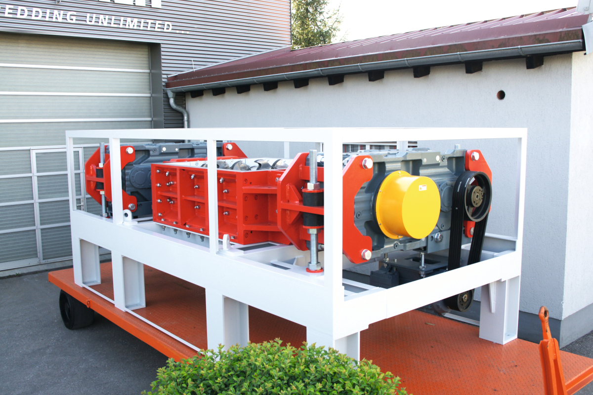 Two-Shaft Ripper carefully shreds valuable e-waste and cooling devices ...