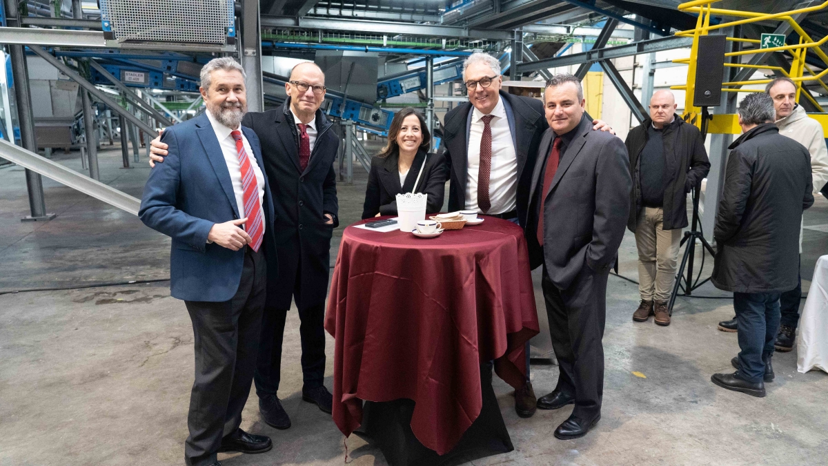 STADLER strengthens 25-year partnership with BZB in Amorebieta-Extano ...